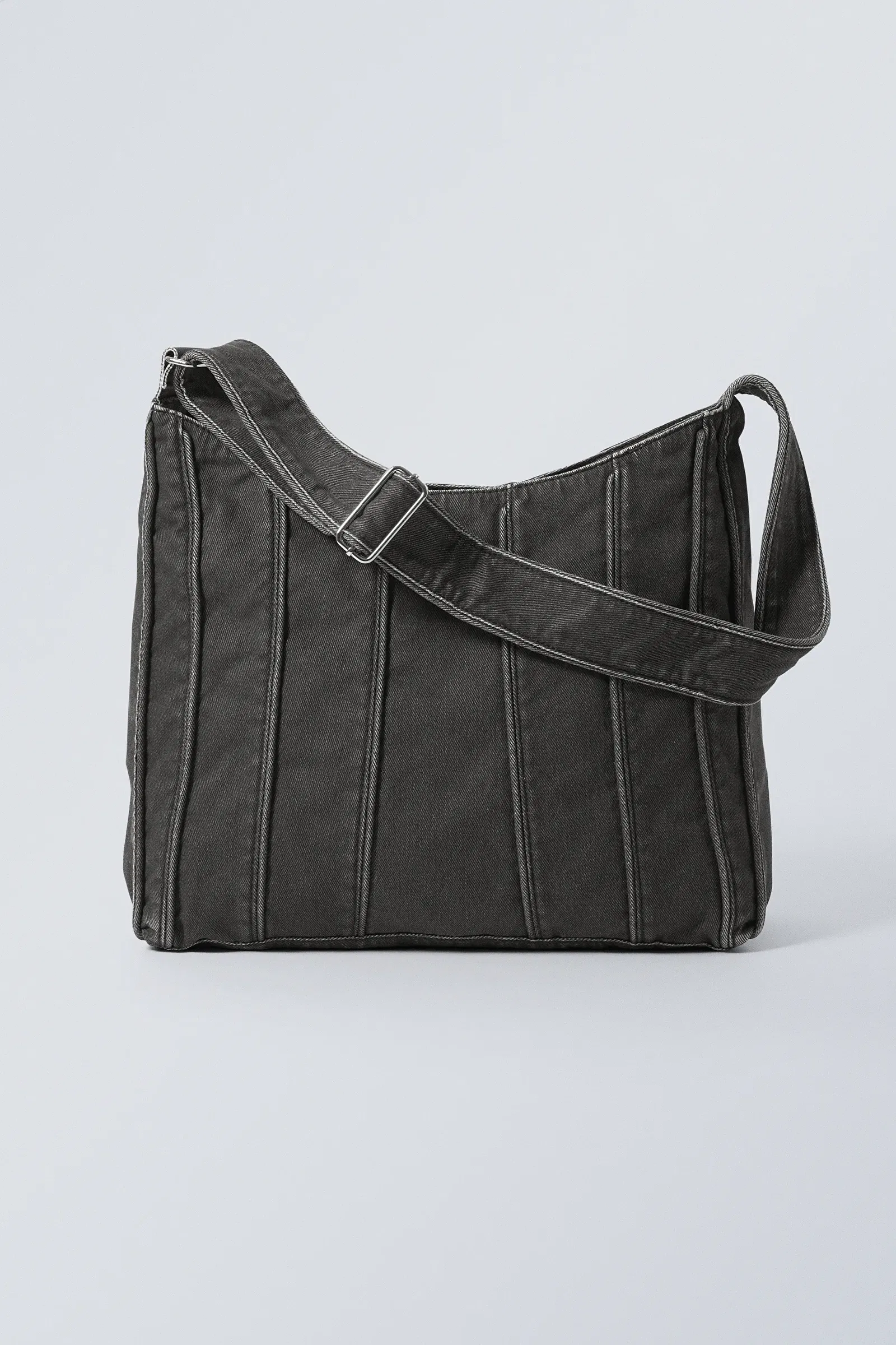 WEEKDAY Bella Bag in Washed Black | endource