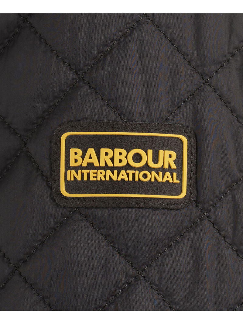 BARBOUR Formation Quilt in Black | endource