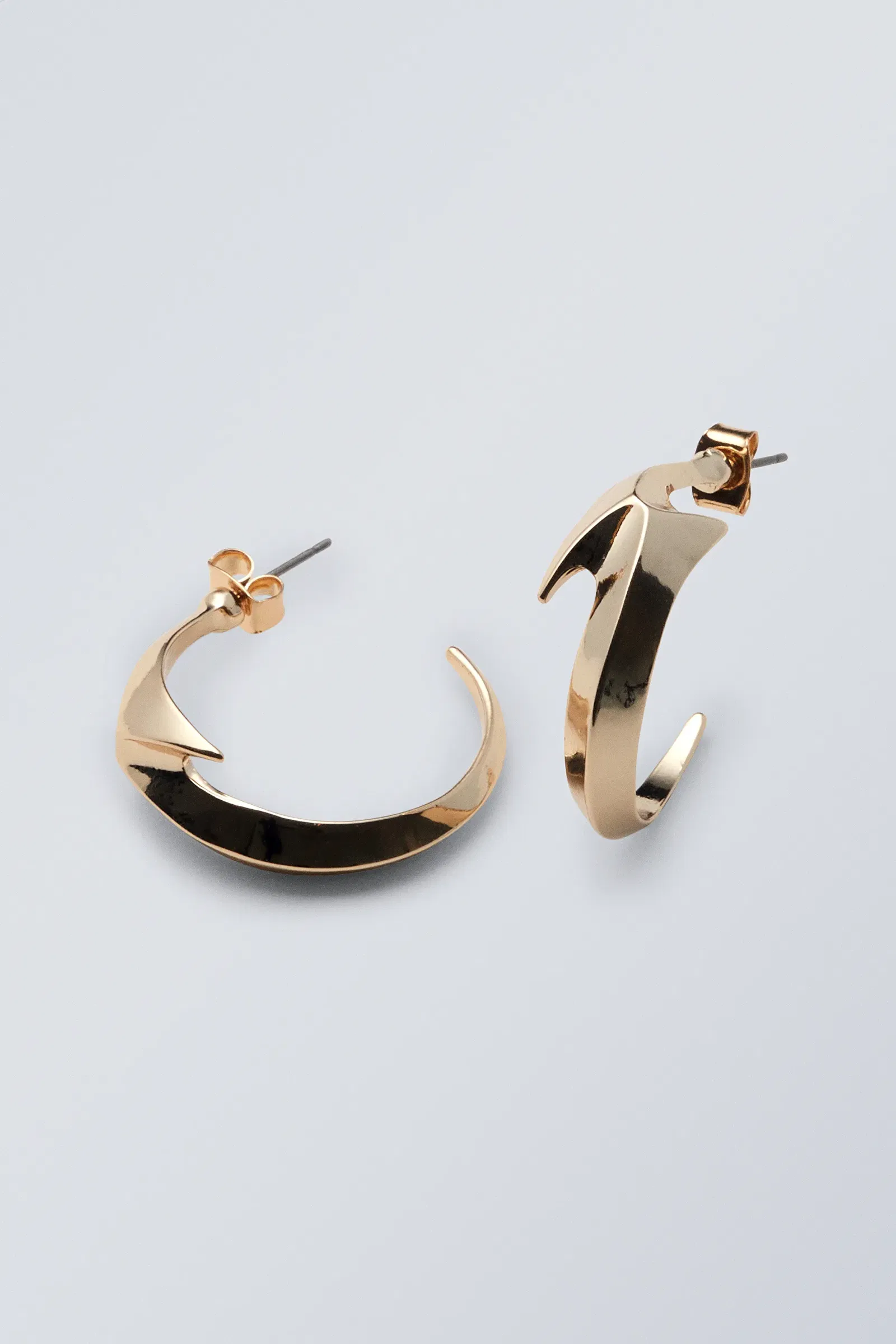 WEEKDAY Blade Hoop Earrings | Endource