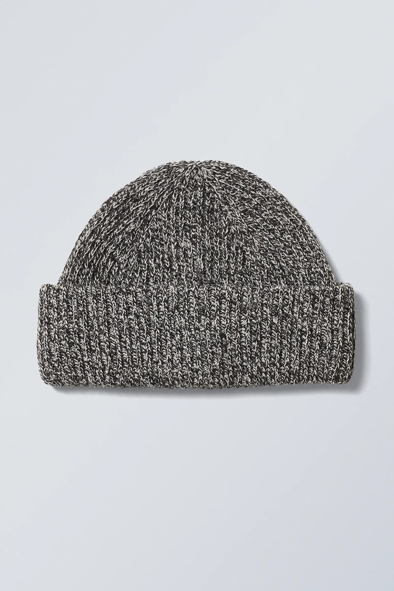 WEEKDAY Candice Beanie in Salt & pepper | Endource