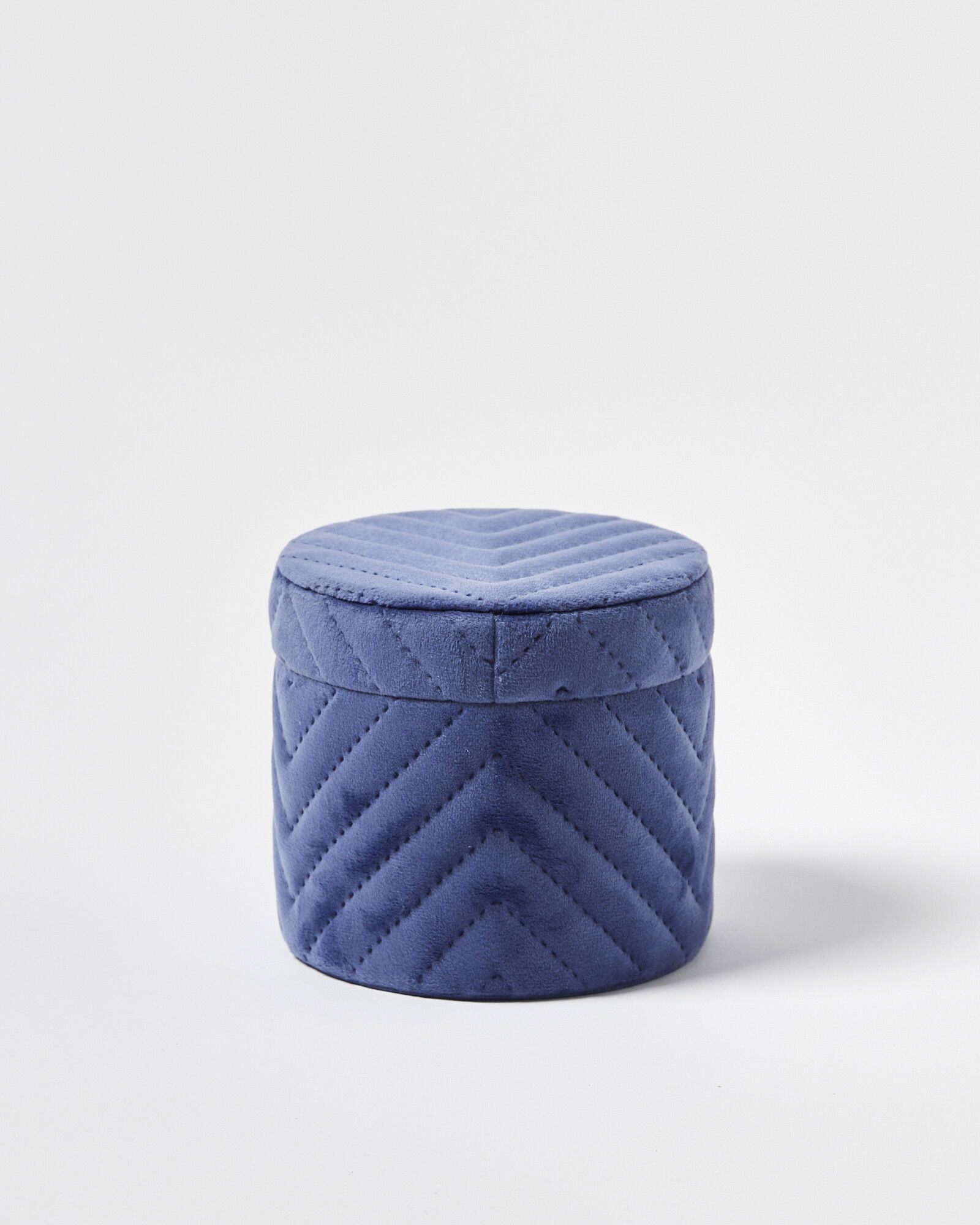 OLIVER BONAS Safa Velvet Round Lidded Trinket Box | endource