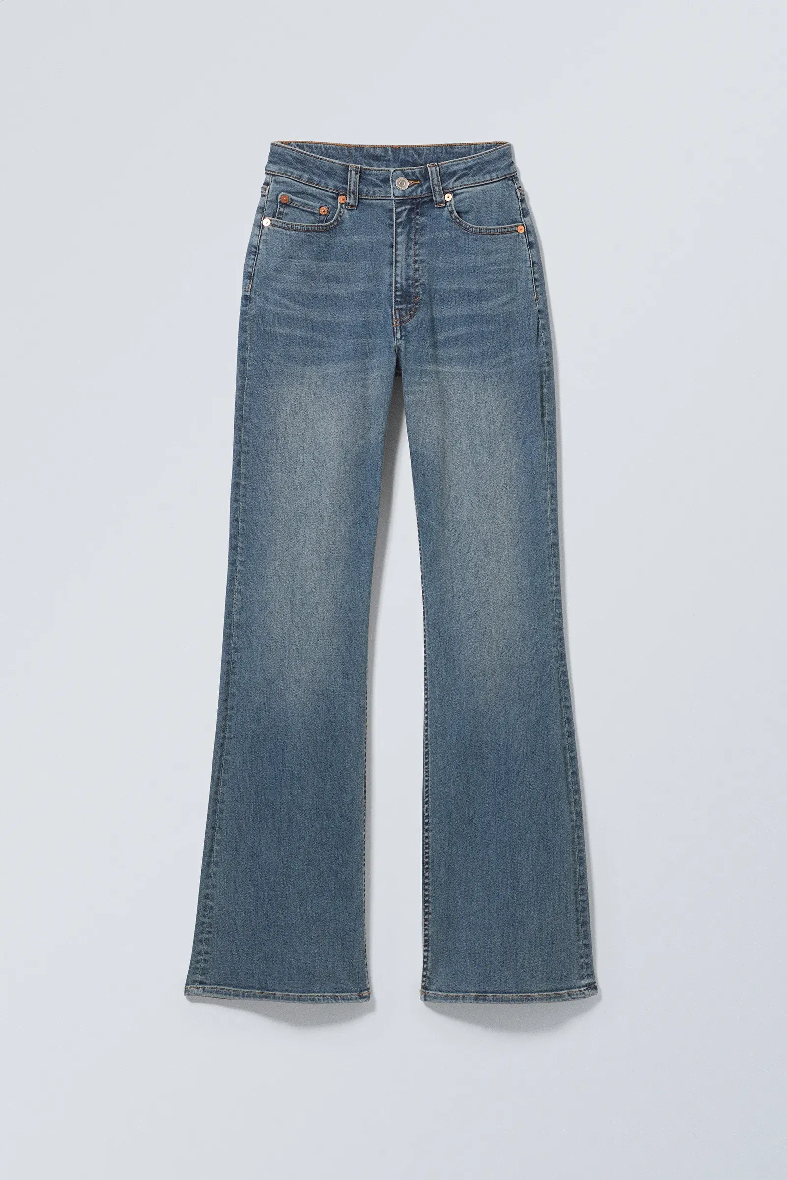 WEEKDAY Glow Curve Flared Jeans in Treasure Blue | Endource