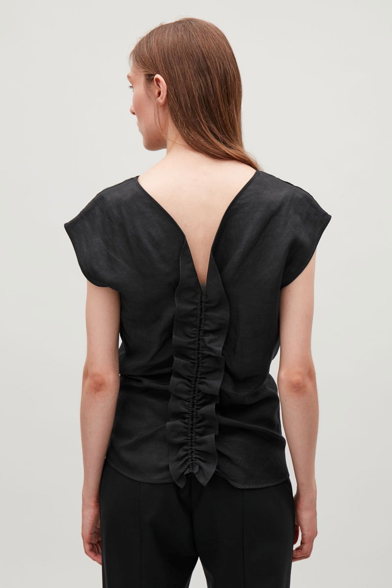 COS Wavy Gathered Top | Endource