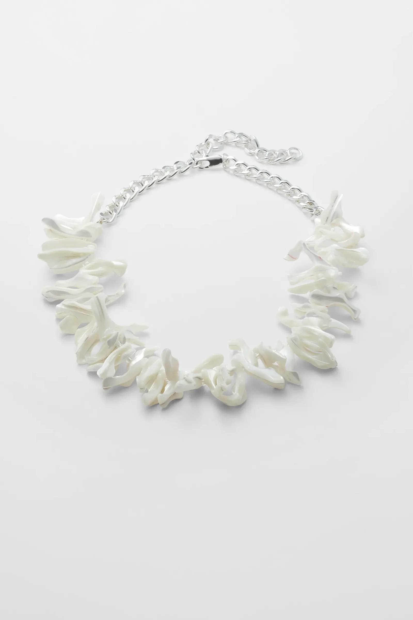 WEEKDAY Joanne Shell Necklace | endource