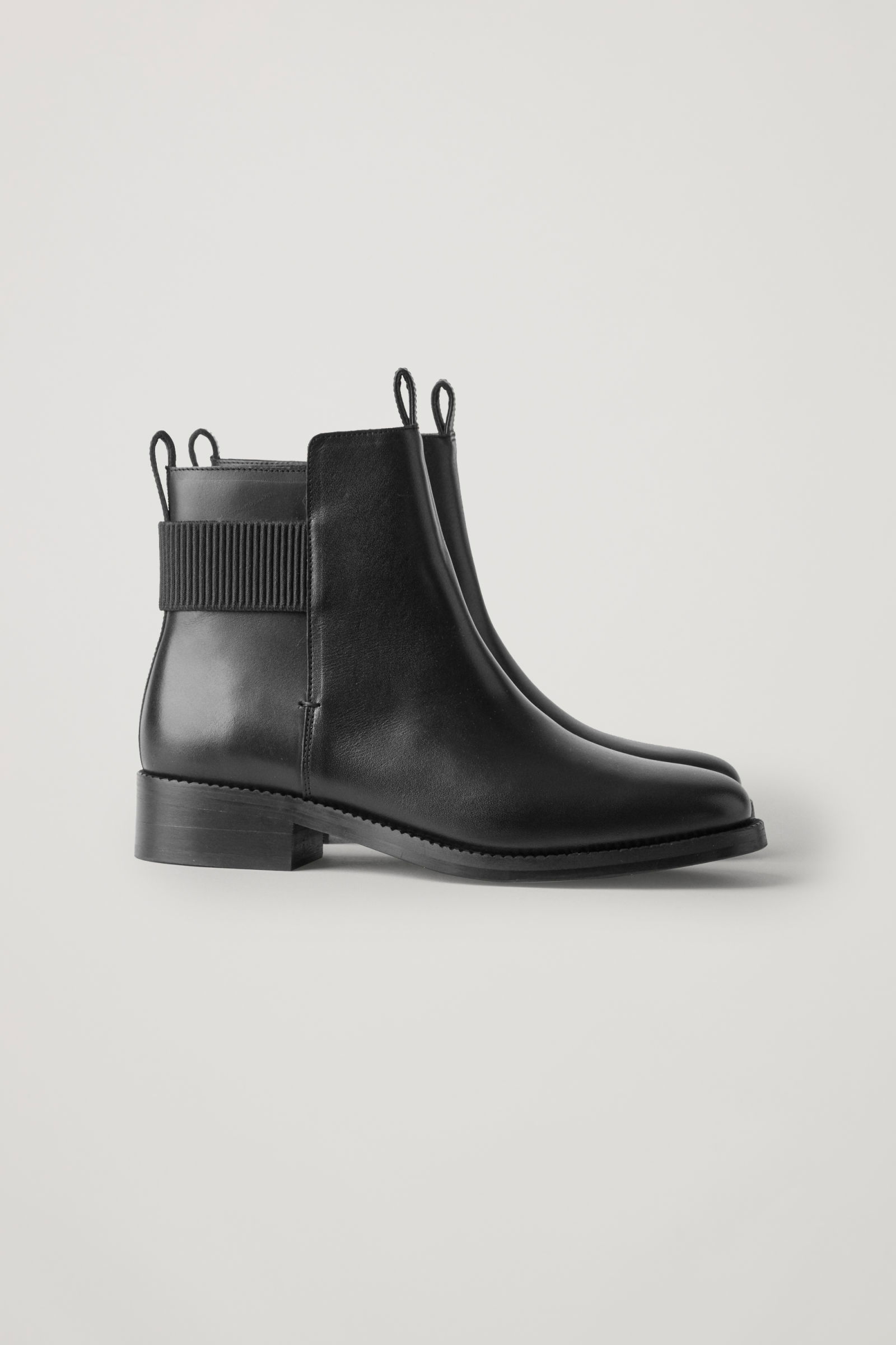 COS Leather Ribbed Detail Chelsea Boots in Black | endource