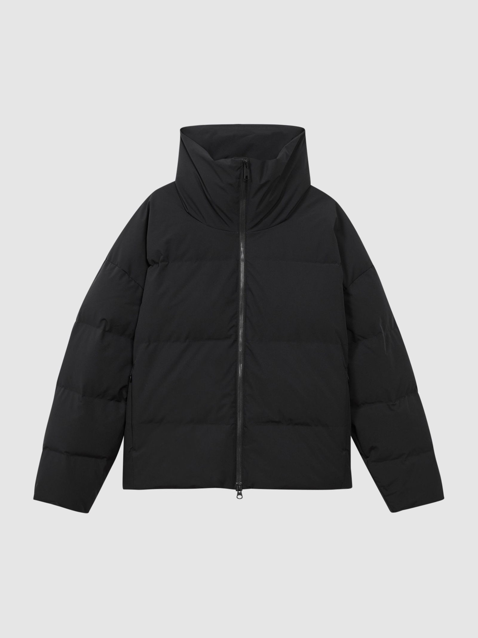 SCANDINAVIAN EDITION Block Cropped Puffer Jacket in Onyx Black | endource