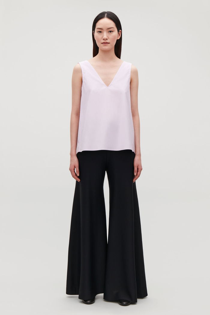 COS Low V-neck Pleated Top | endource
