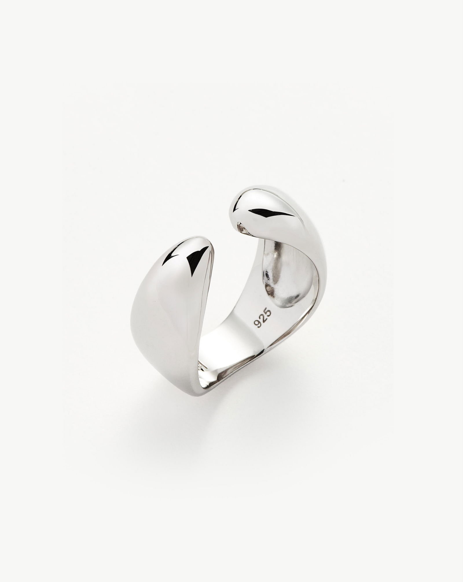 MISSOMA Missoma x SAVISLOOK - Savi Sculptural Open Stacking Ring | endource