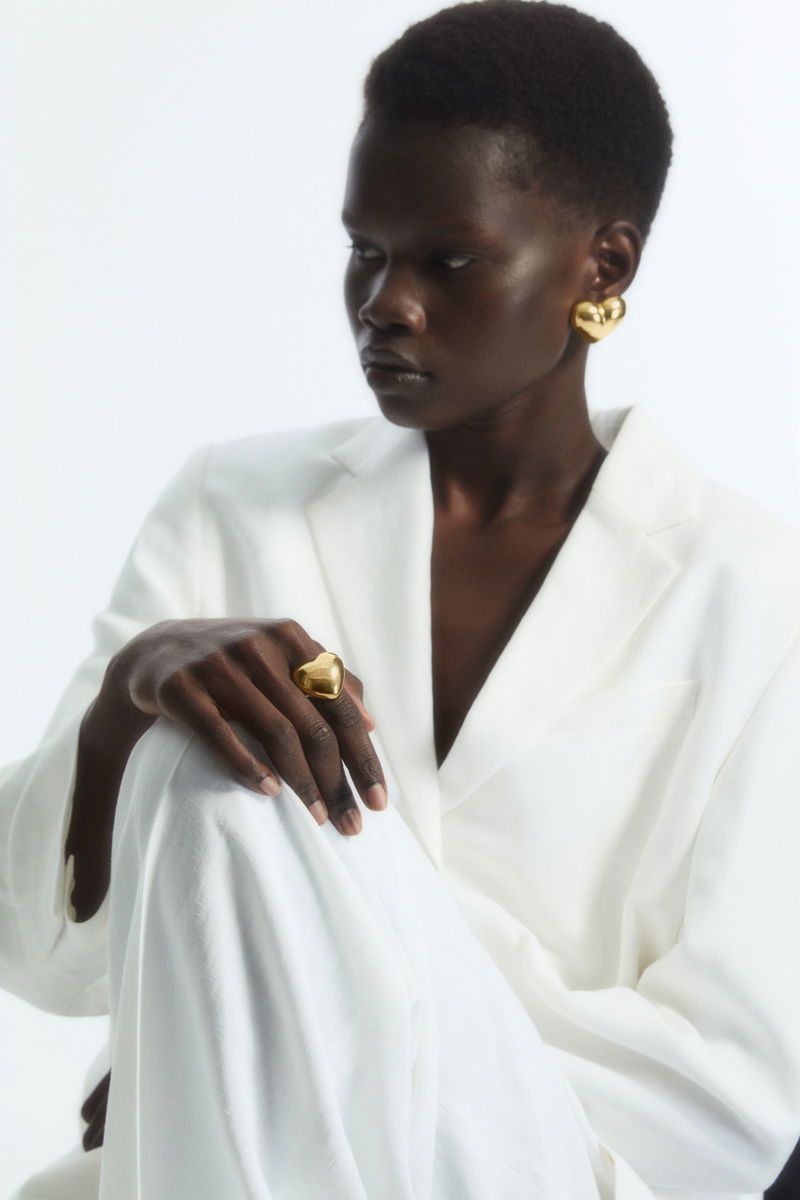COS Heart Signet Ring in GOLD | endource