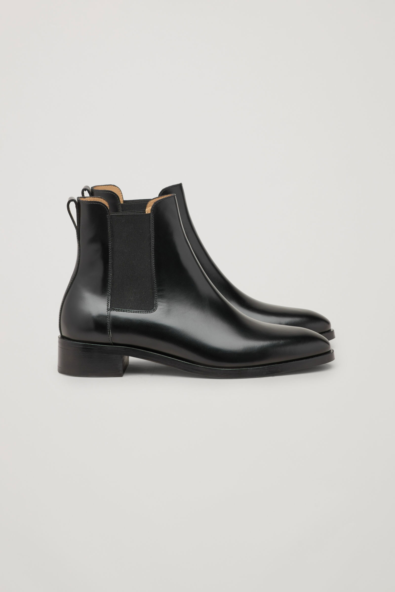 COS Chelsea Boots | Endource