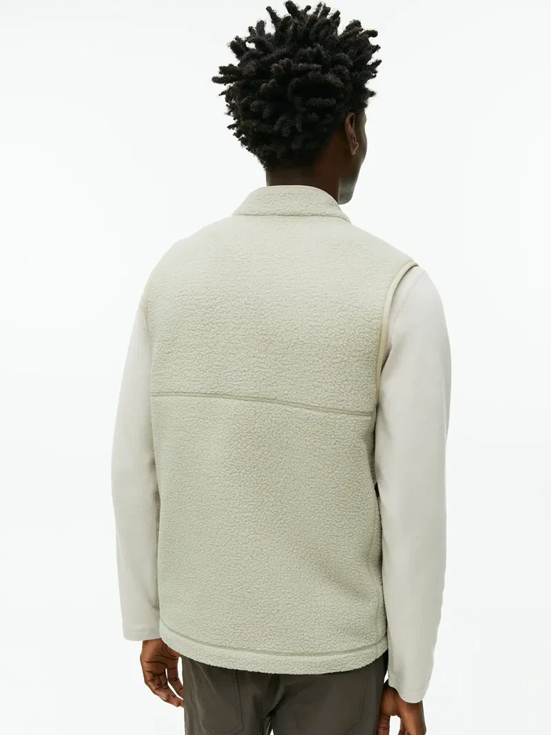 ARKET Active Fleece Vest in Beige | endource