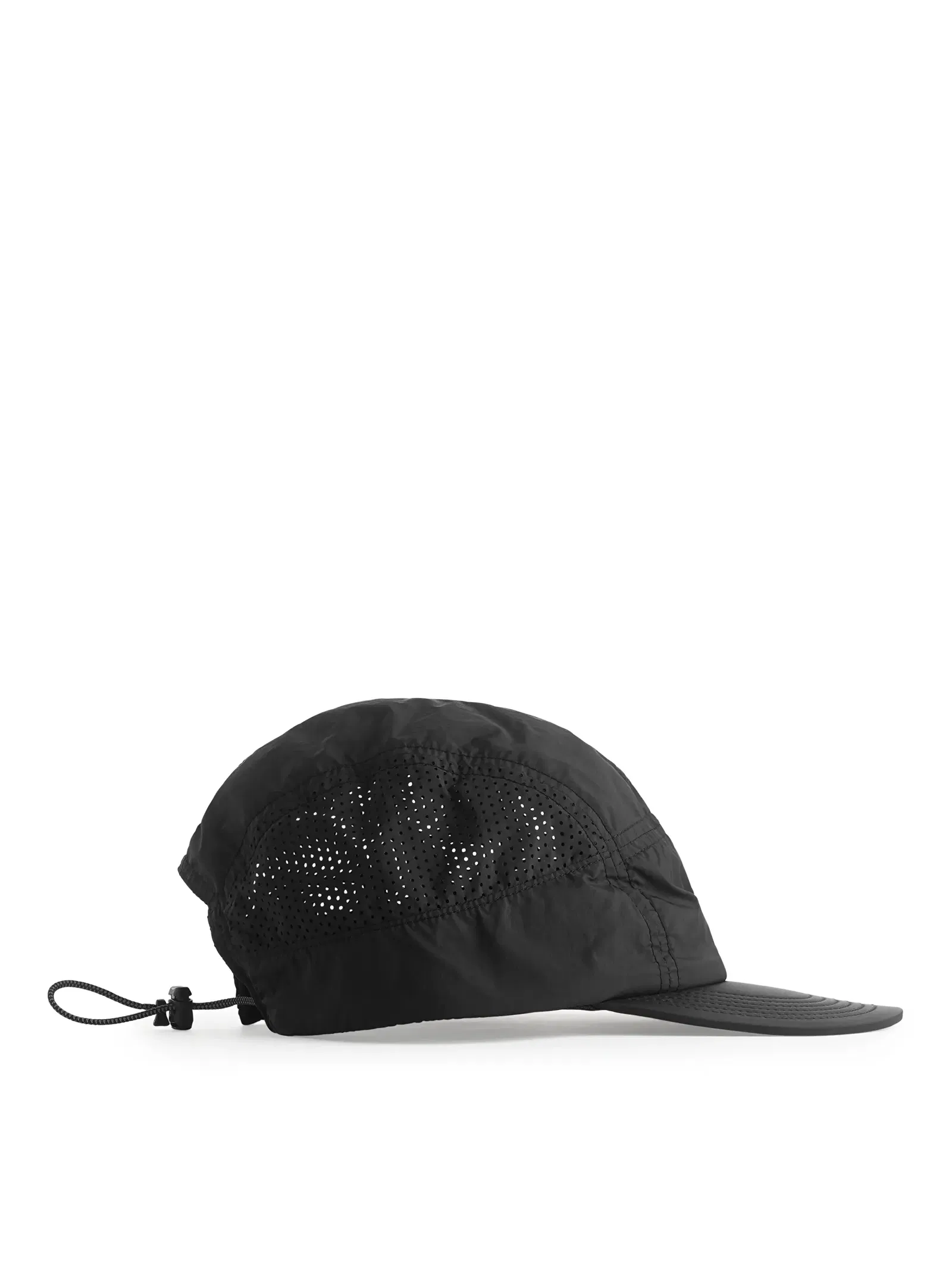 ARKET Active 5-Panel Mesh Cap in Black | endource