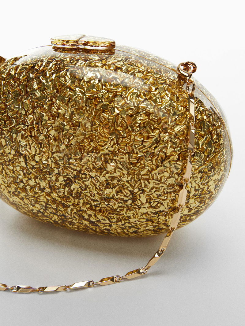 MANGO Amelie Box Clutch With Chain in Gold | Endource