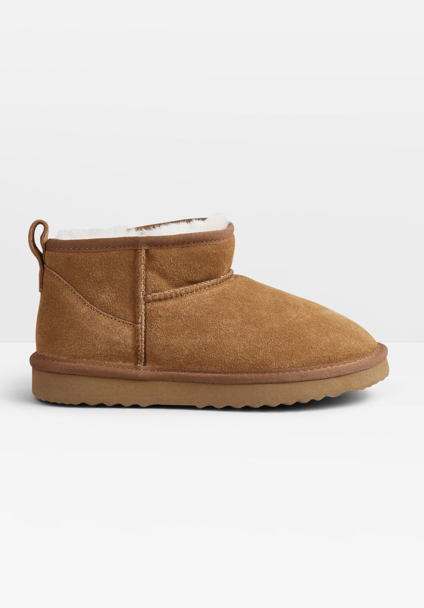 HUSH Ultra Mini Sheepskin Boots in Chestnut | Endource