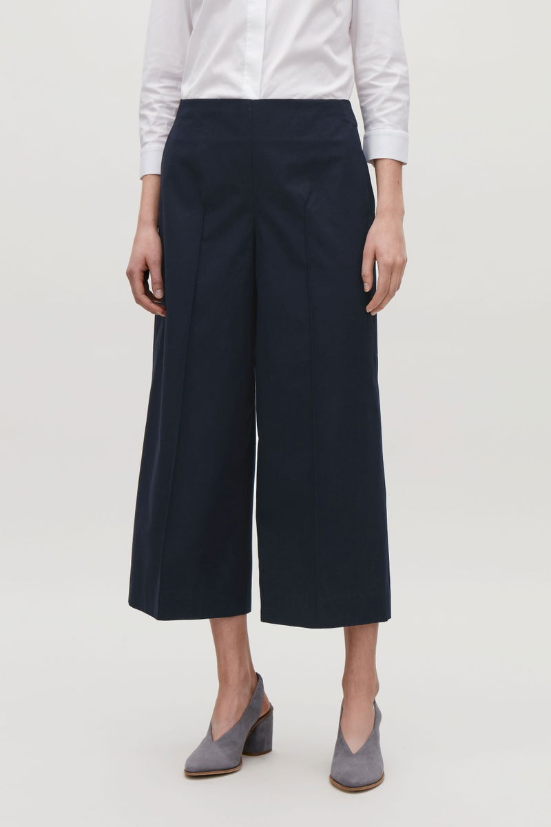 COS Culottes with Pintuck Detail in Navy | endource
