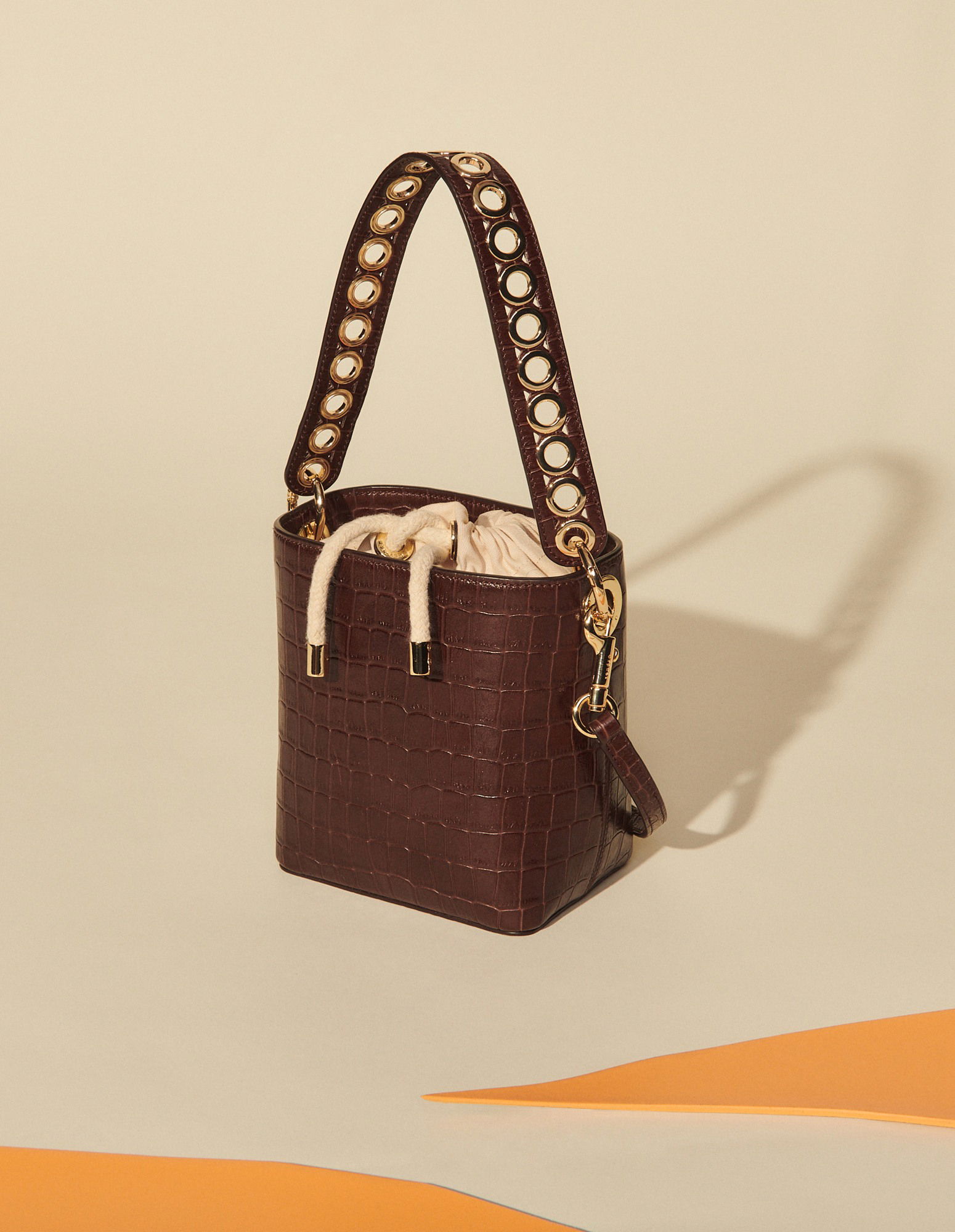 SANDRO Leather Bucket Bag | endource