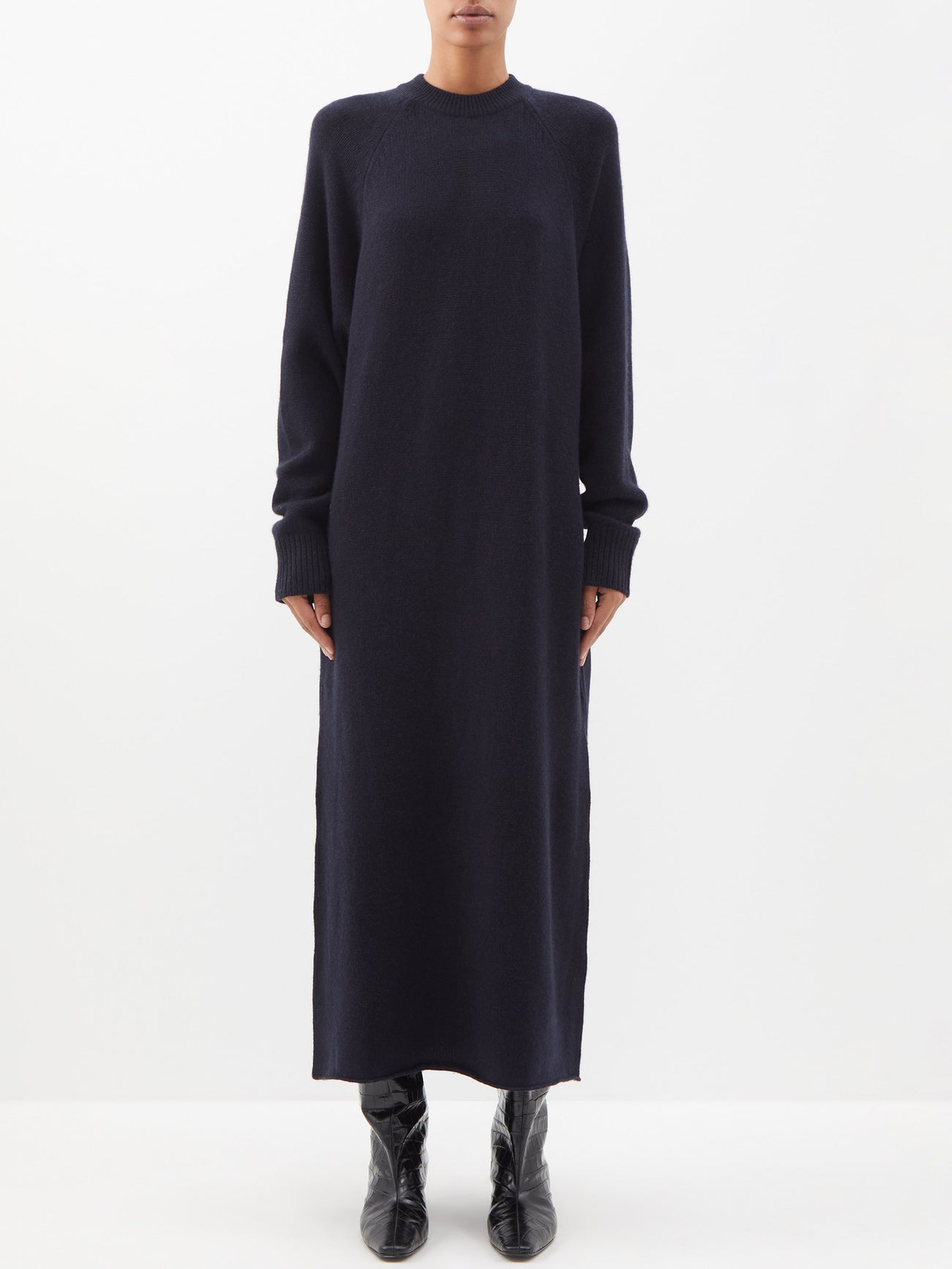 RAEY Raglan-Sleeve Responsible-Cashmere Dress in Navy | endource