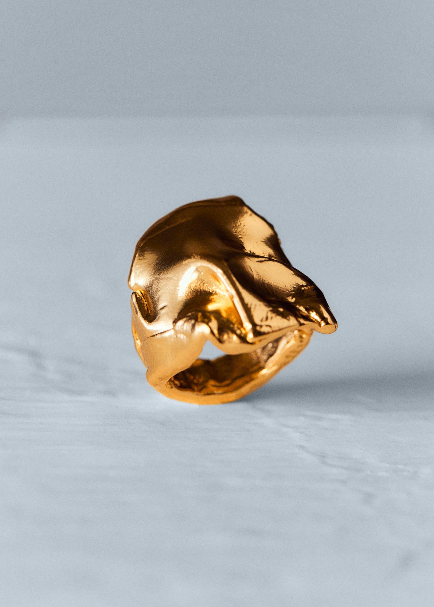 MANGO 18k Textured Ring in Gold | endource