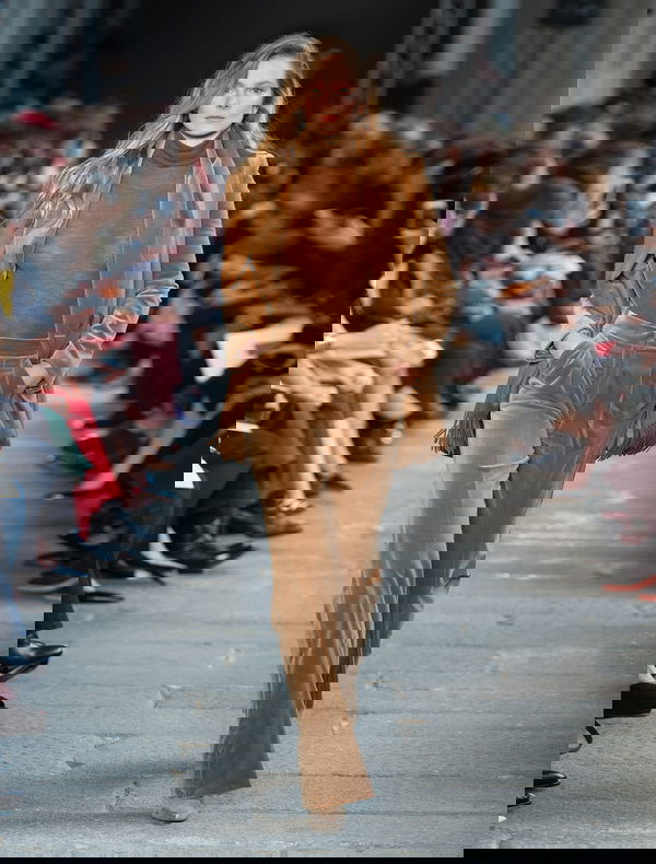 Max Mara Velvet Trousers | Endource