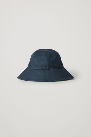 COS Hemp Oversized Visor Hat in Navy | Endource