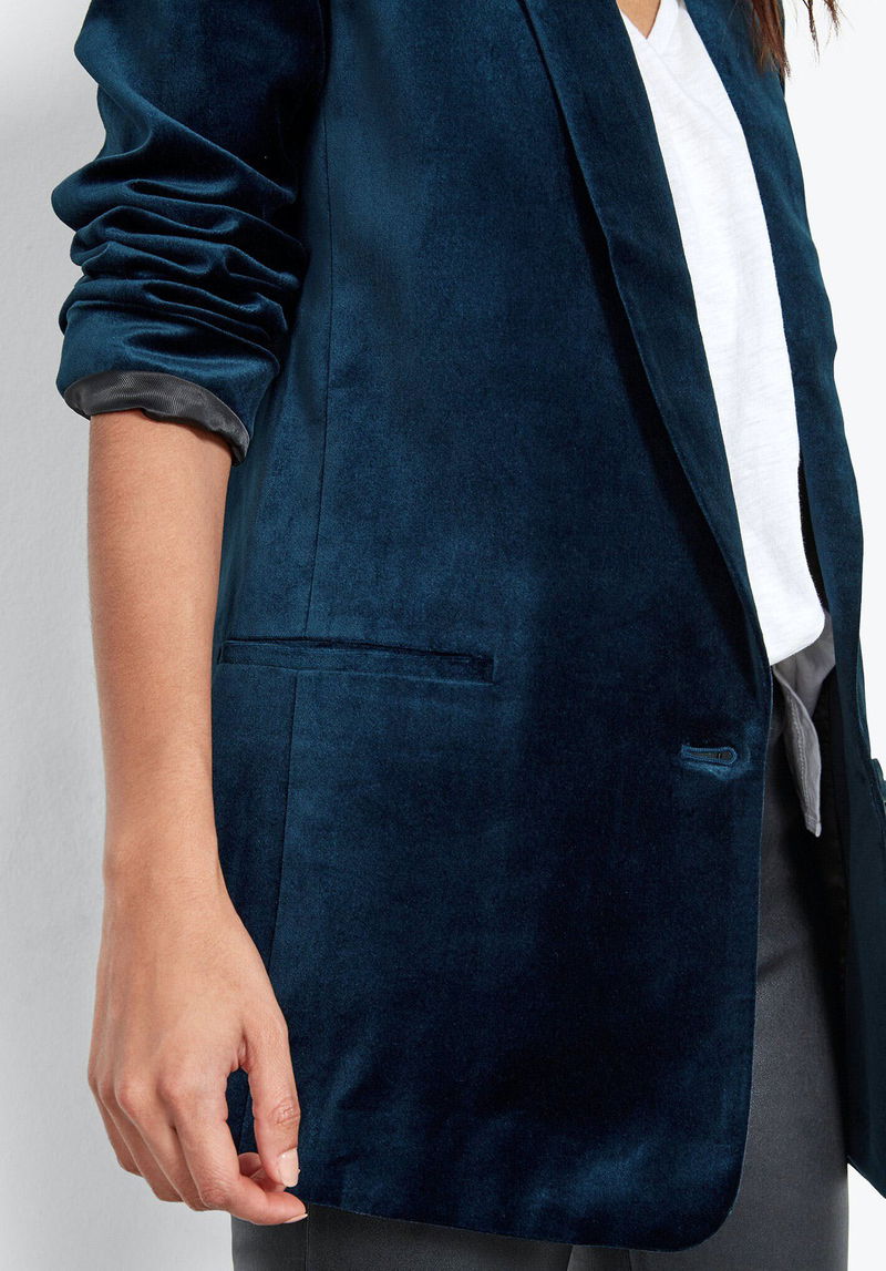 HUSH Velvet Blazer in Blue Velvet | endource