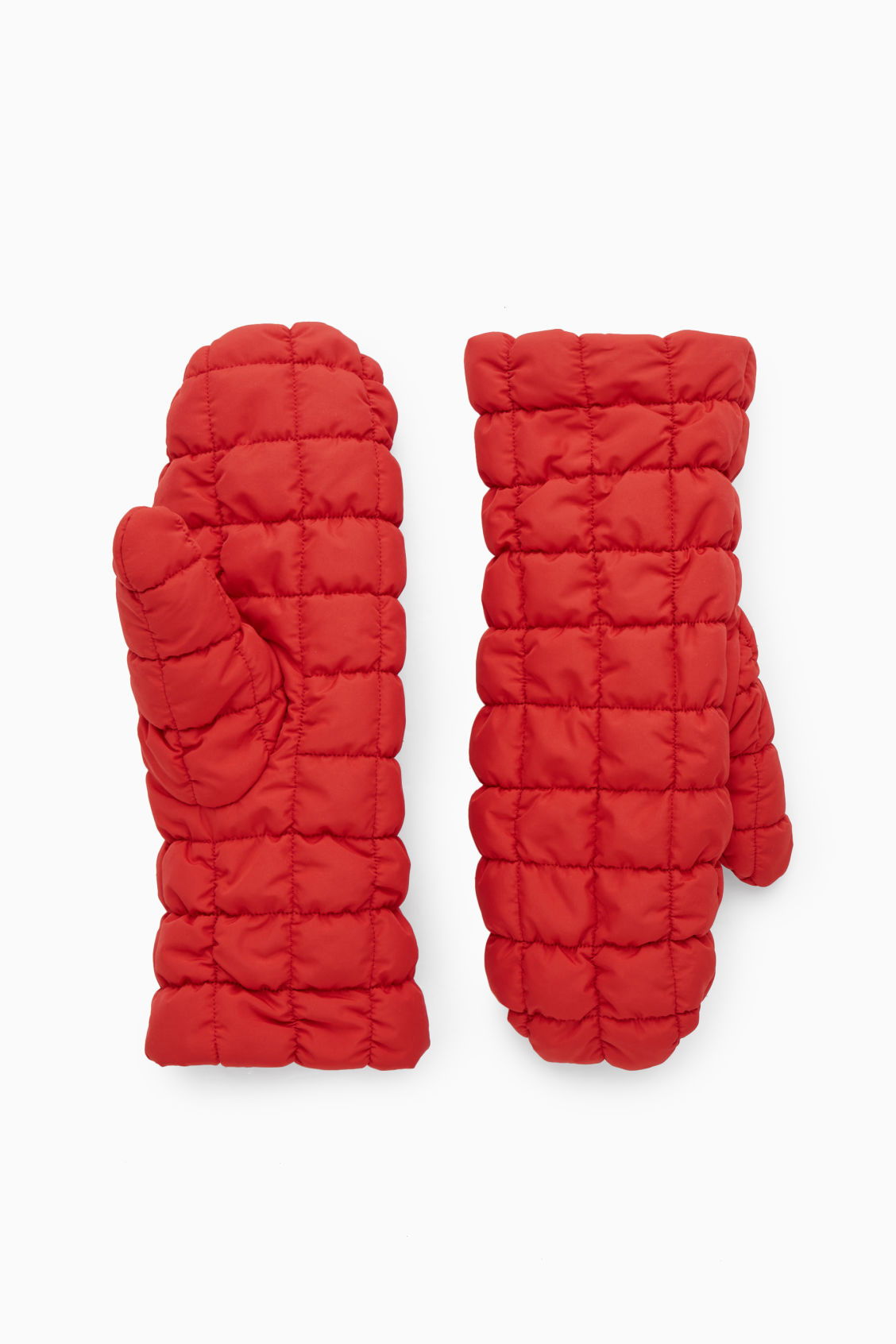 COS Quilted Mittens in RED | endource