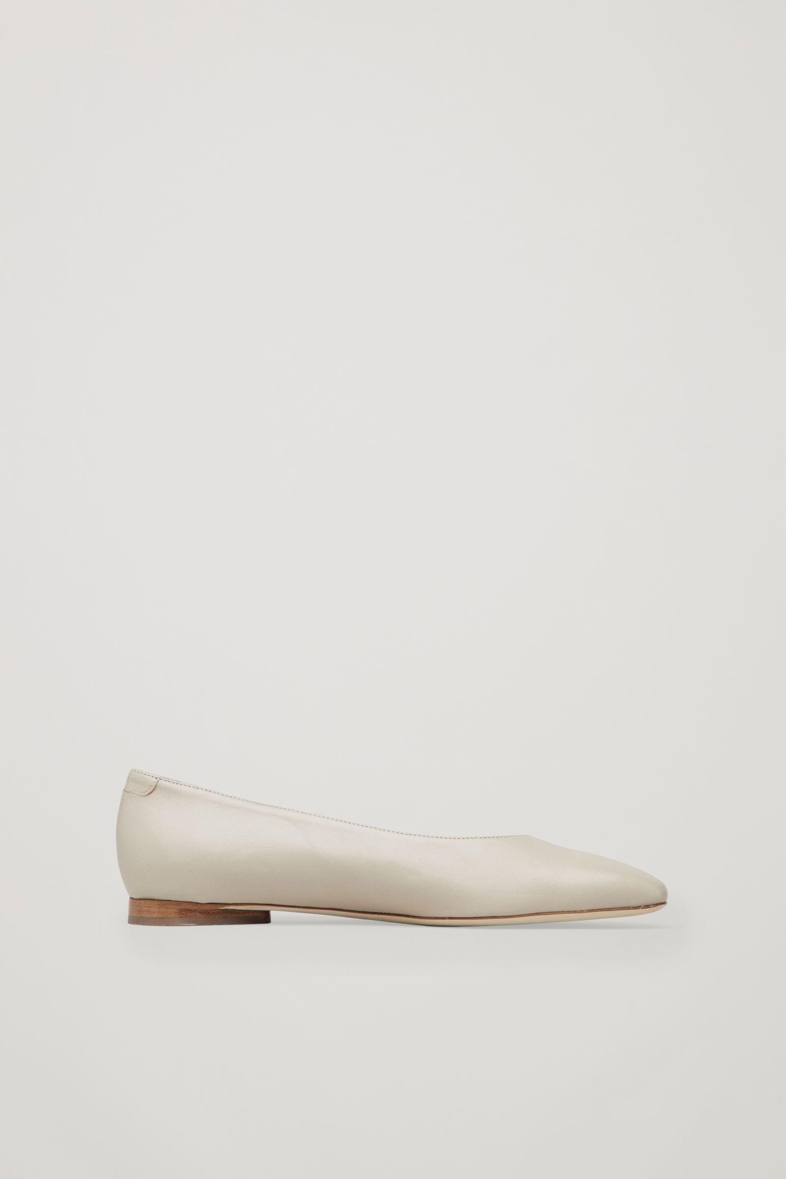COS Leather Ballerinas | endource