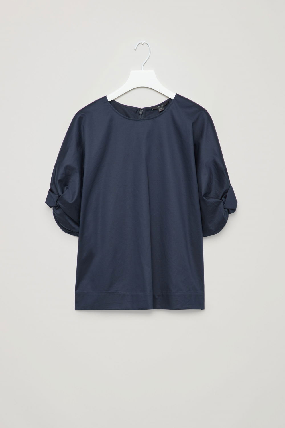 COS Top with Voluminous Body in Navy | endource