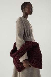 COS Teddy Fleece Shopper in red | Endource