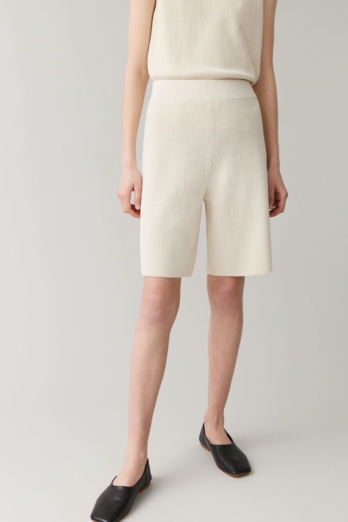 COS Knitted Shorts in off-white | endource