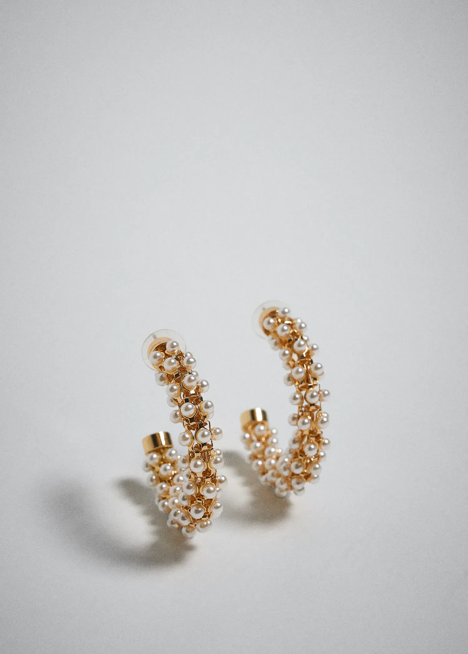 MANGO Pearl Hoops Earrings in Gold | endource