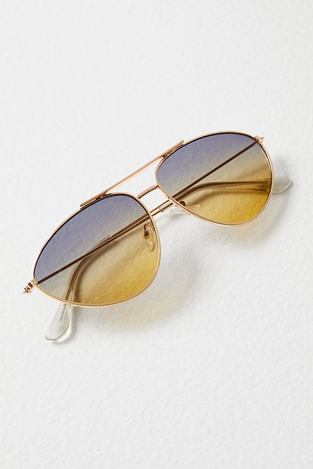 FREE PEOPLE Aces Aviator Sunglasses in Blue Gradient | endource