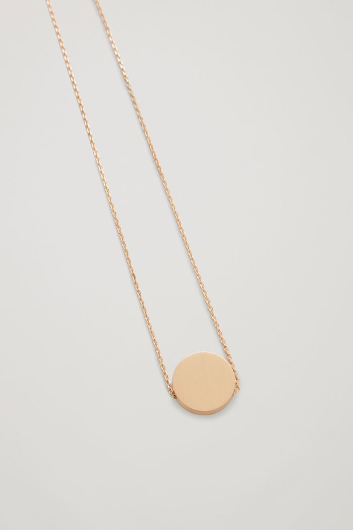 COS Circle Pendant Necklace | endource