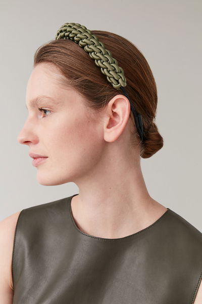 COS Short Rope Necklace in green / black | endource