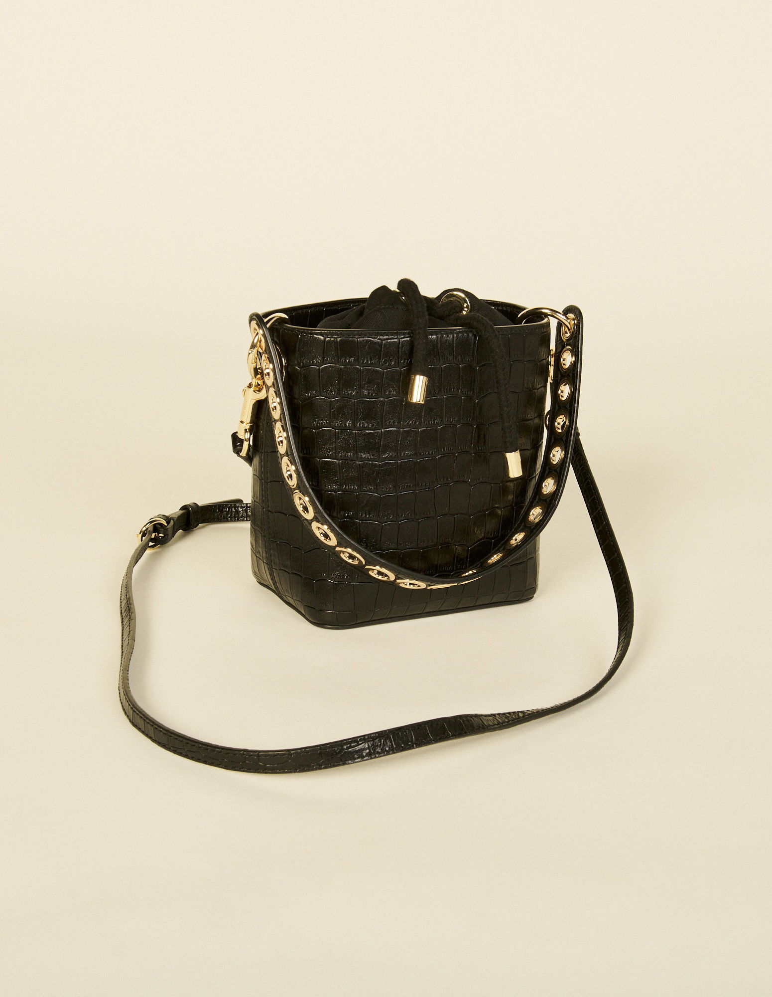 SANDRO Leather Bucket Bag | Endource