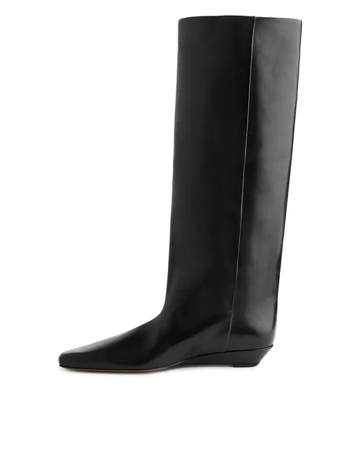 ARKET Wide-Shaft Wedge Boots in Black | endource