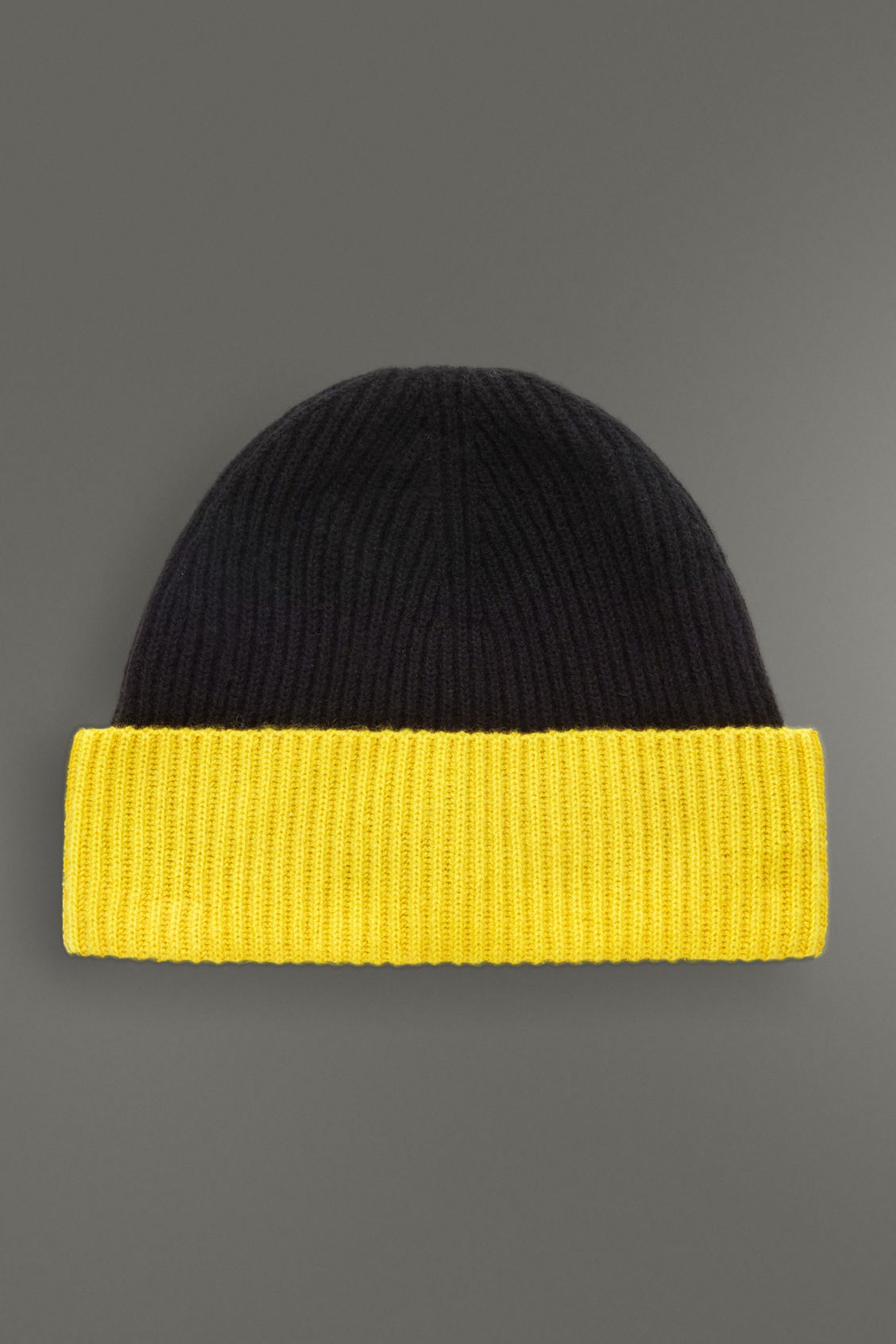 COS COS × Yeboah - Two-Tone Beanie in BLACK / YELLOW | endource