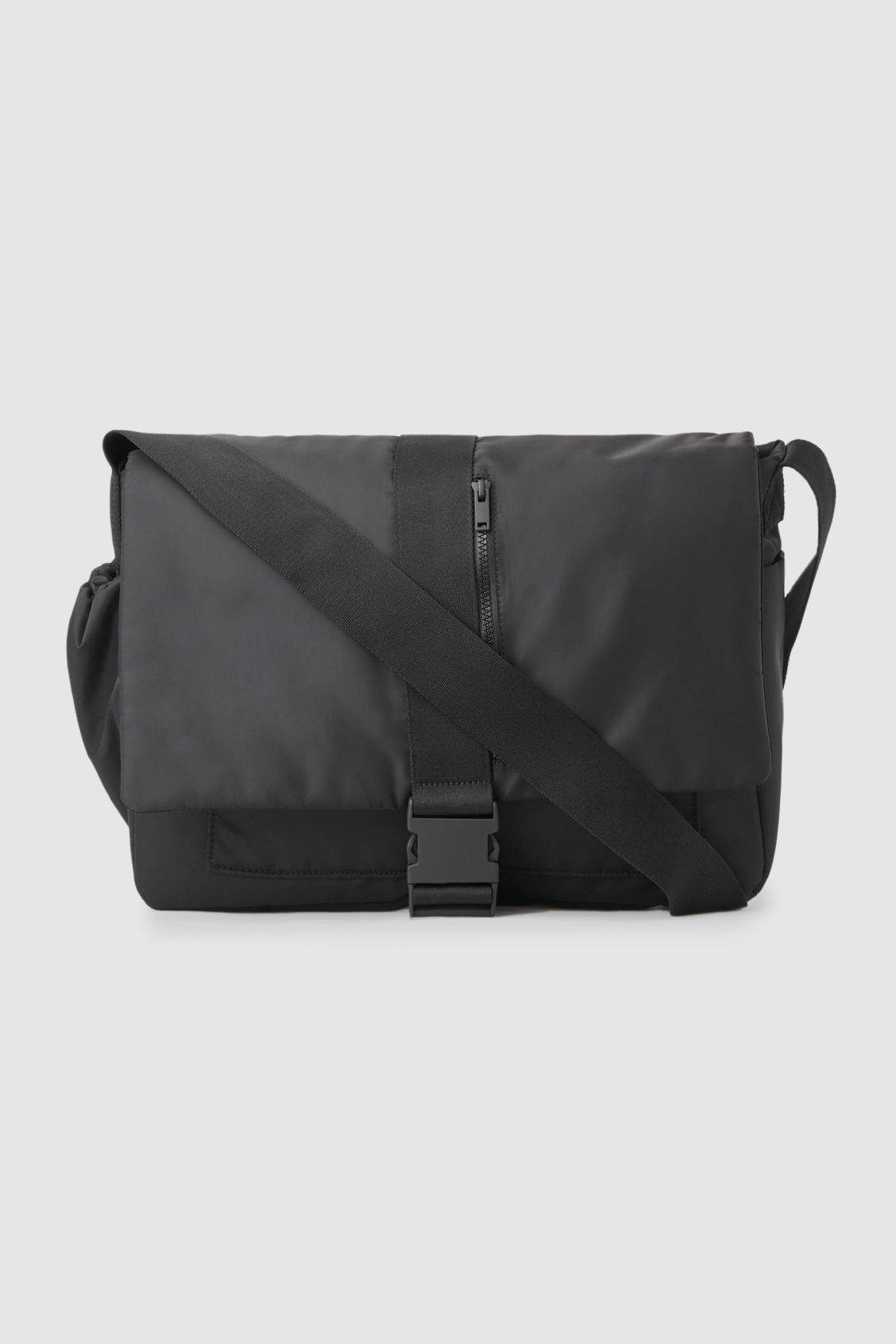 COS Messenger Bag in BLACK | Endource