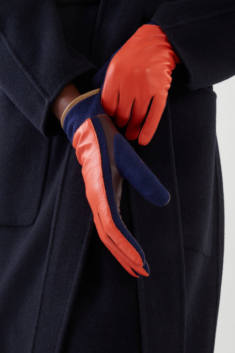 COS Colour-Block Leather Gloves in ORANGE / BROWN / NAVY | Endource