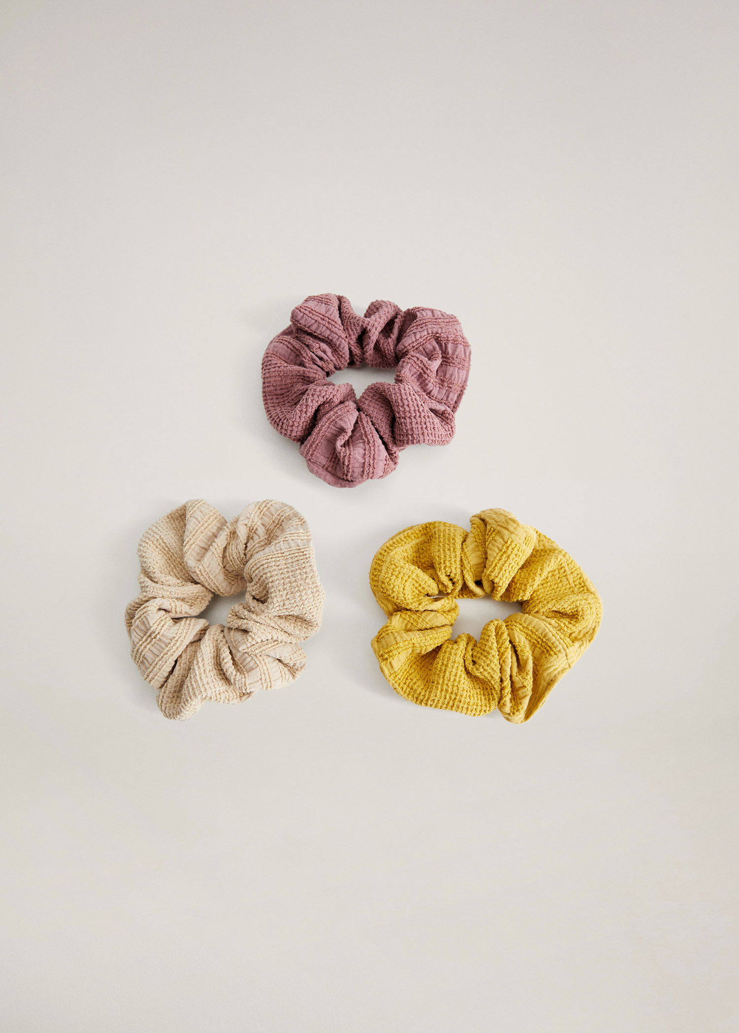 MANGO Scrunchies 3 Pack in Pastel Pink | endource