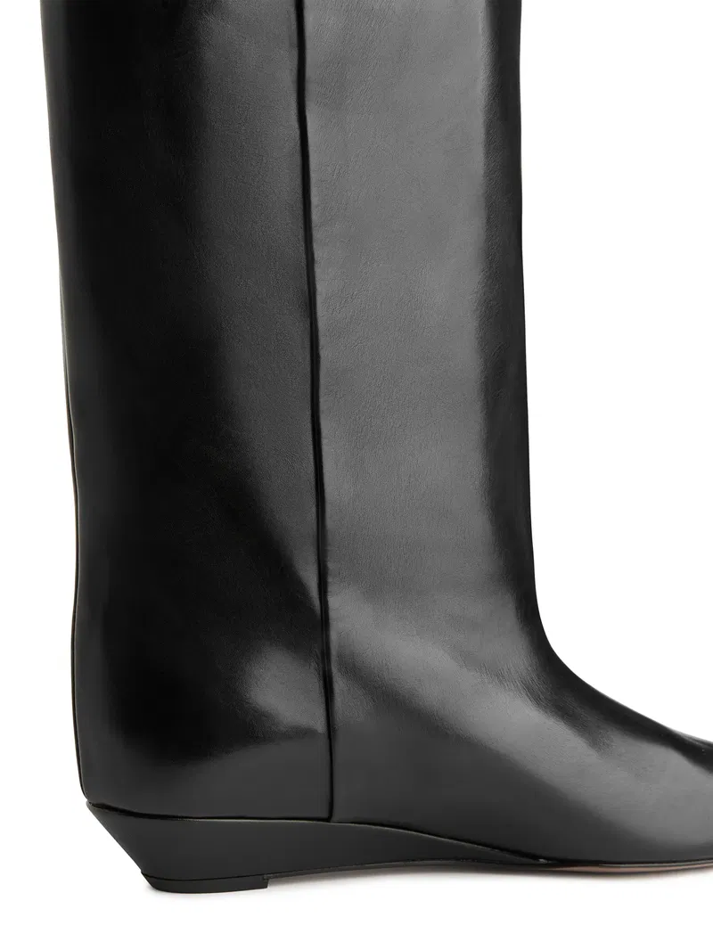 ARKET Wide-Shaft Wedge Boots in Black | endource