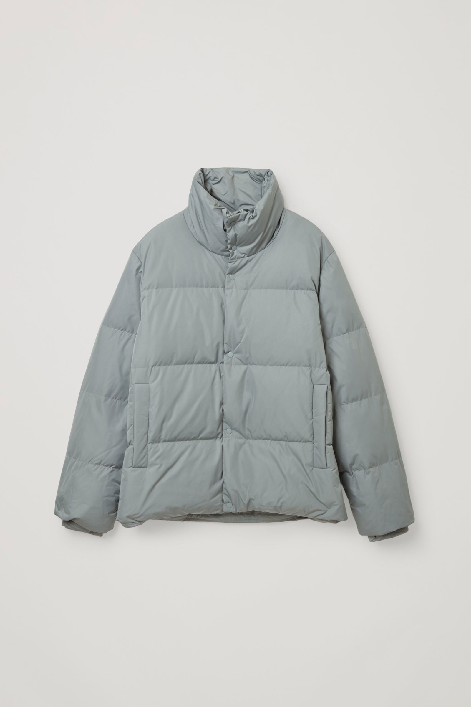COS Short Puffer Jacket | endource