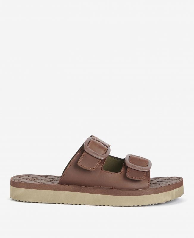 BARBOUR Pit Buckle Sliders in Choco | Endource