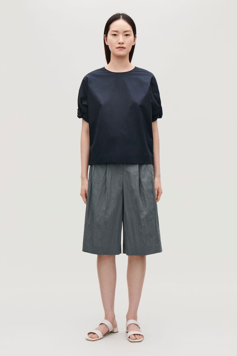 COS Top with Voluminous Body in Navy | endource