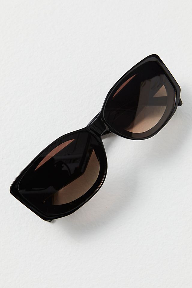 FREE PEOPLE Amara Modern Sunnies in Icey Blue | Endource