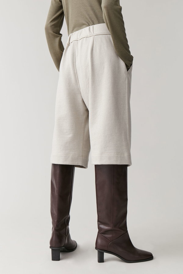 COS Cotton-Linen Wide-Leg Shorts in beige | Endource