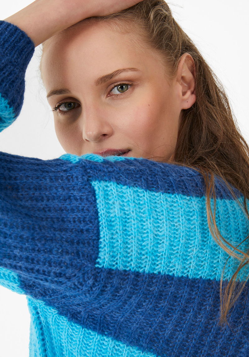 HUSH Abby Striped Edge To Edge Cardigan in Cyan Blue / Blue | endource