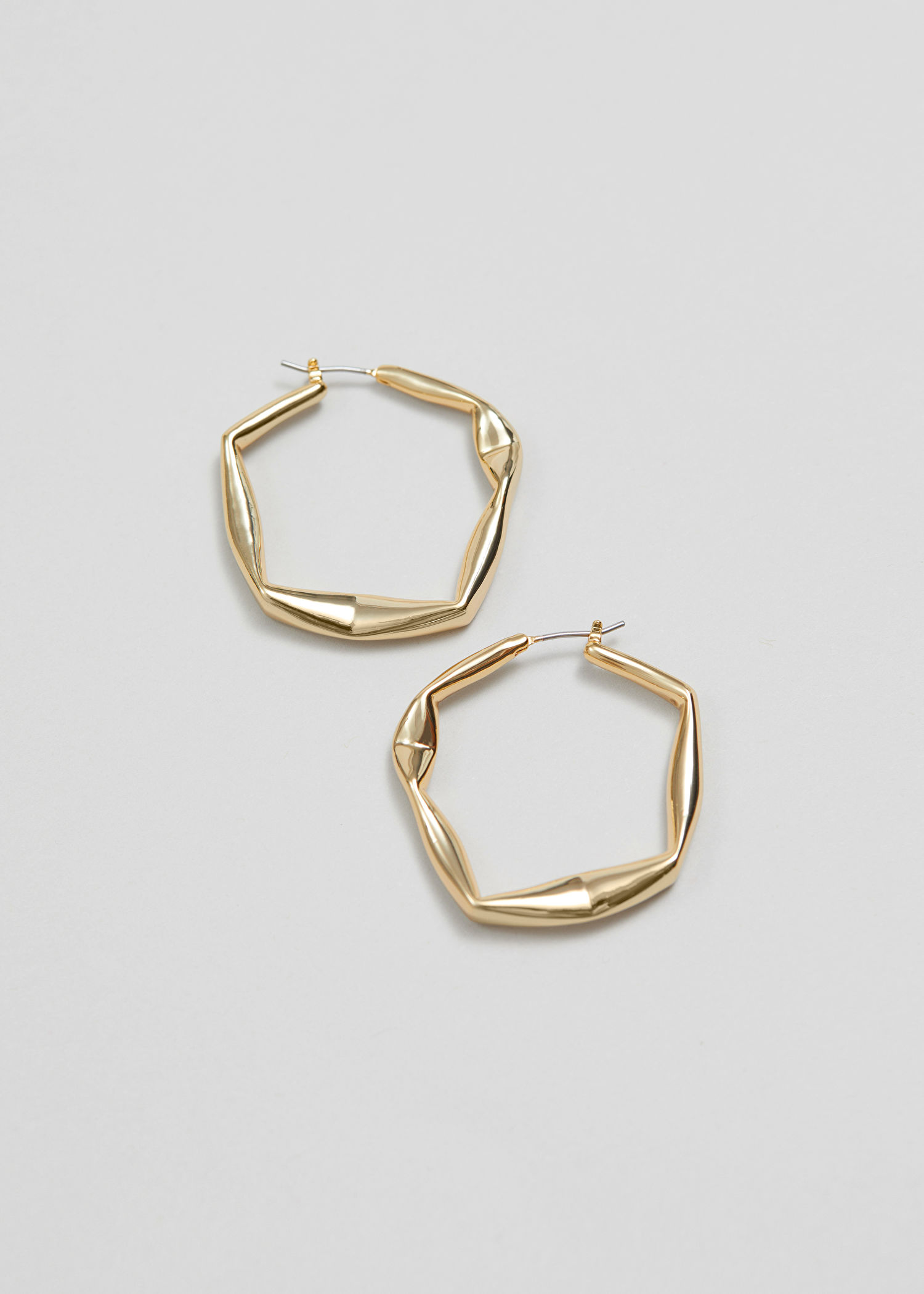 & OTHER STORIES Angular Hoop Earrings in Gold | endource