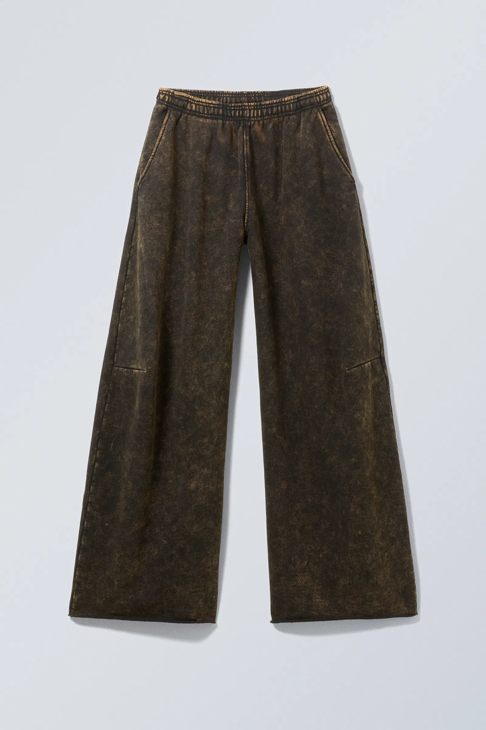 WEEKDAY Tiana Washed Sweatpants in Washed Brown | endource