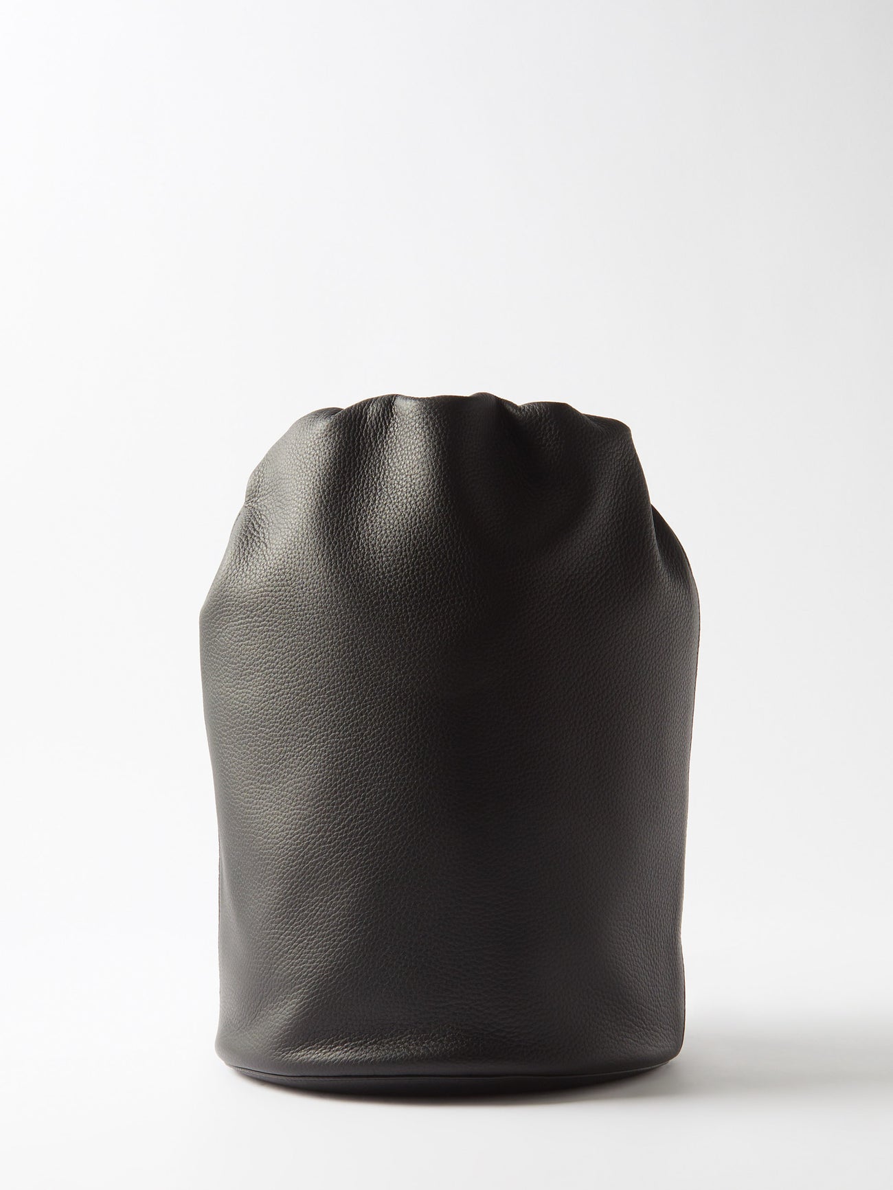 THE ROW Sporty Grained-Leather Backpack in Black | Endource